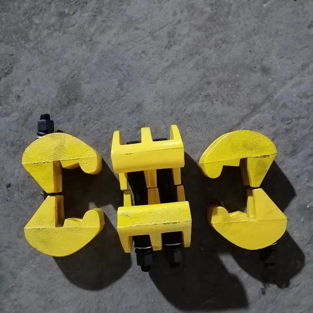 Forging Rail Clamps Forged Production 45 Steel With Bolts Rail Joint ...
