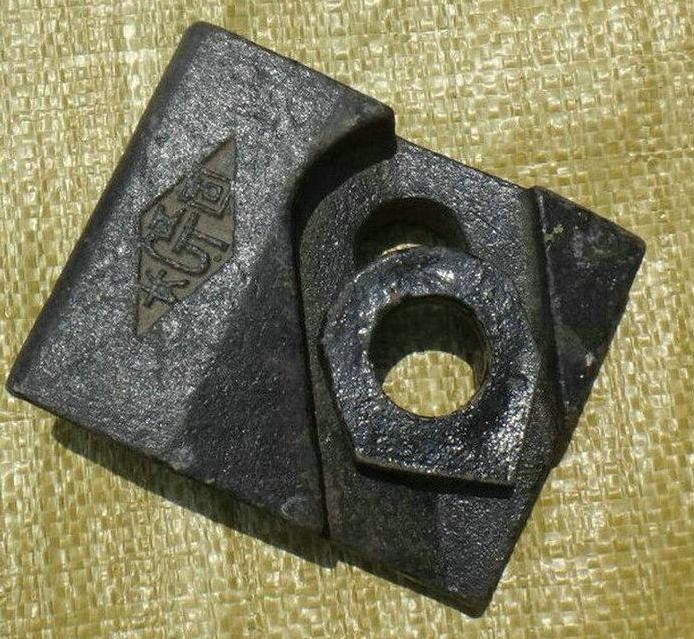 Perforation Type Forged Steel Flexible Self Locking Crane Rail Clips